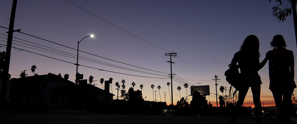 10 Movies Filmed With A Handheld Camera Worth Watching – Bronze Screen ...